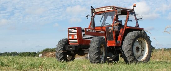Tracteur Fiat 220 90